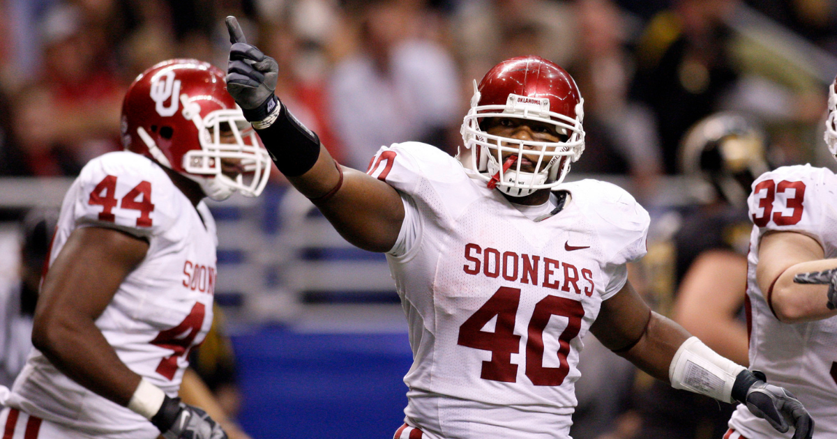 Why Venables believes Curtis Lofton is the perfect GM for OU