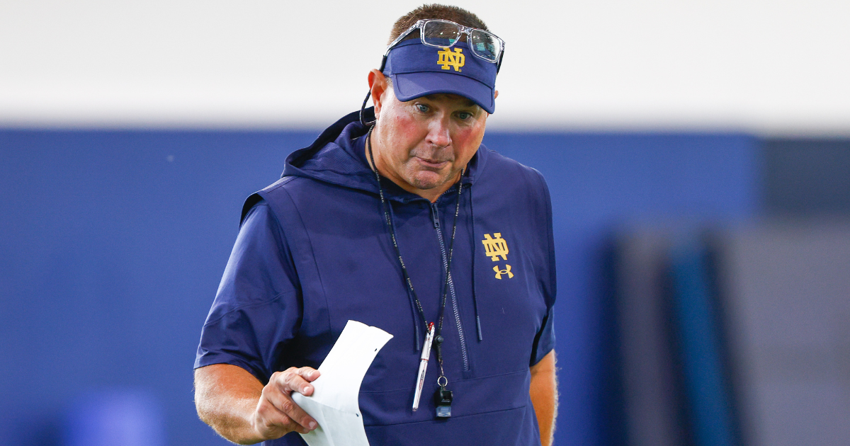 Notre Dame defensive coordinator Al Golden named Broyles Award finalist