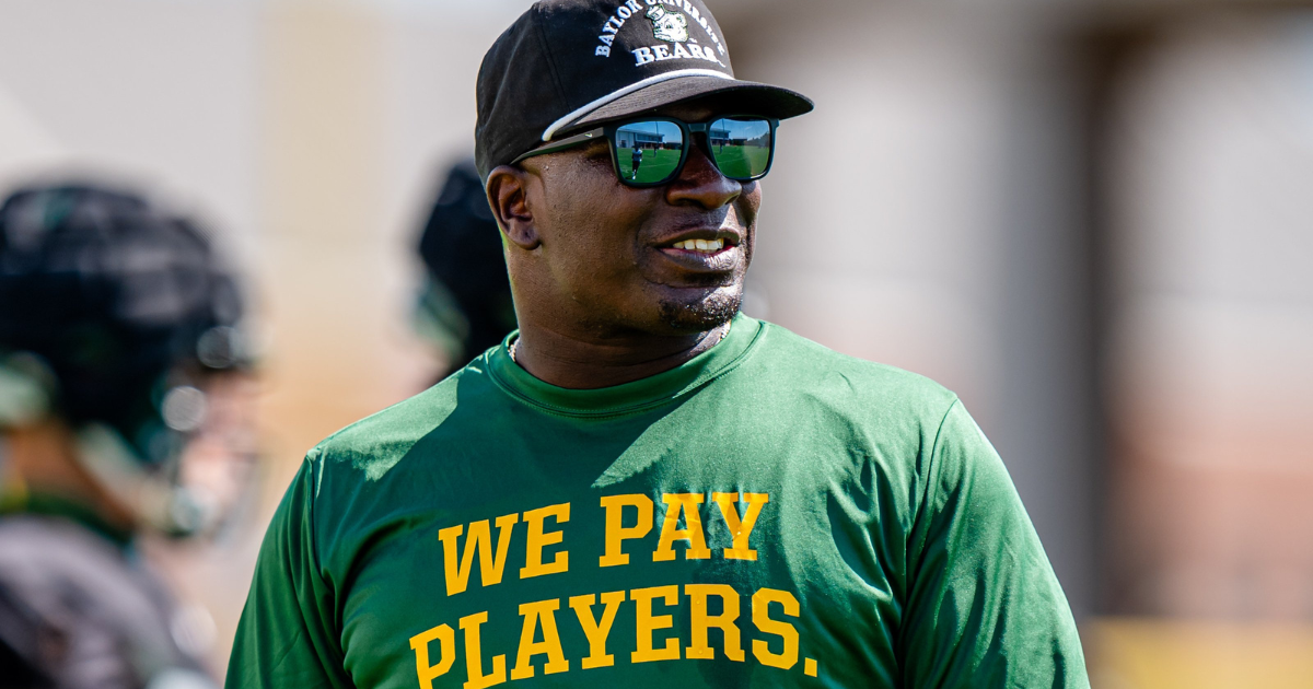 Baylor coaches wear 'We Pay Players' NIL T-shirt, benefiting team - On3