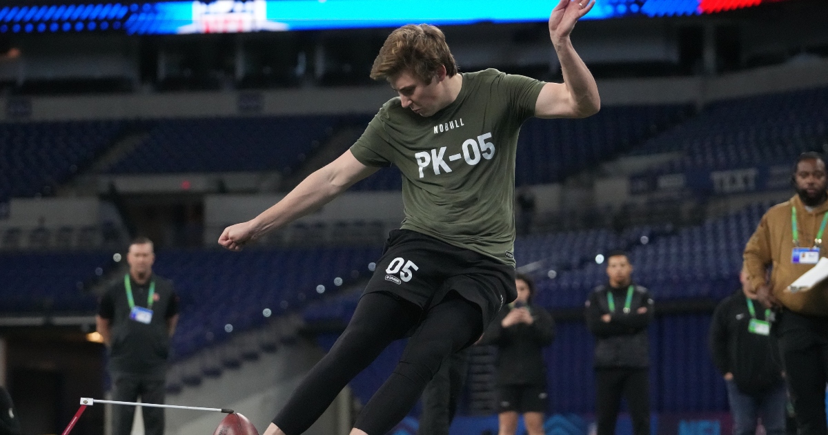 Will Reichard blasts 58-yard FG at Vikings training camp - On3