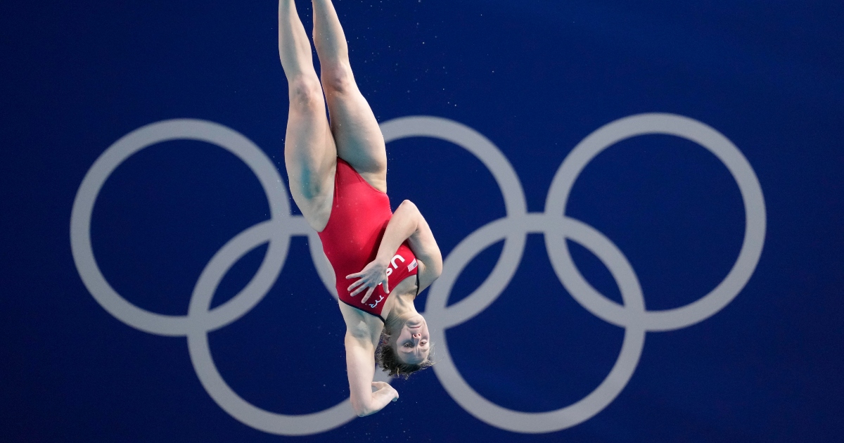 American diver Alison Gibson receives score of 0.0 after hitting the ...