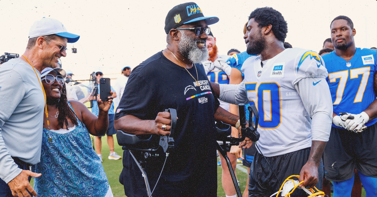 Father of Shane Lee gives emotional speech at Chargers practice after ...