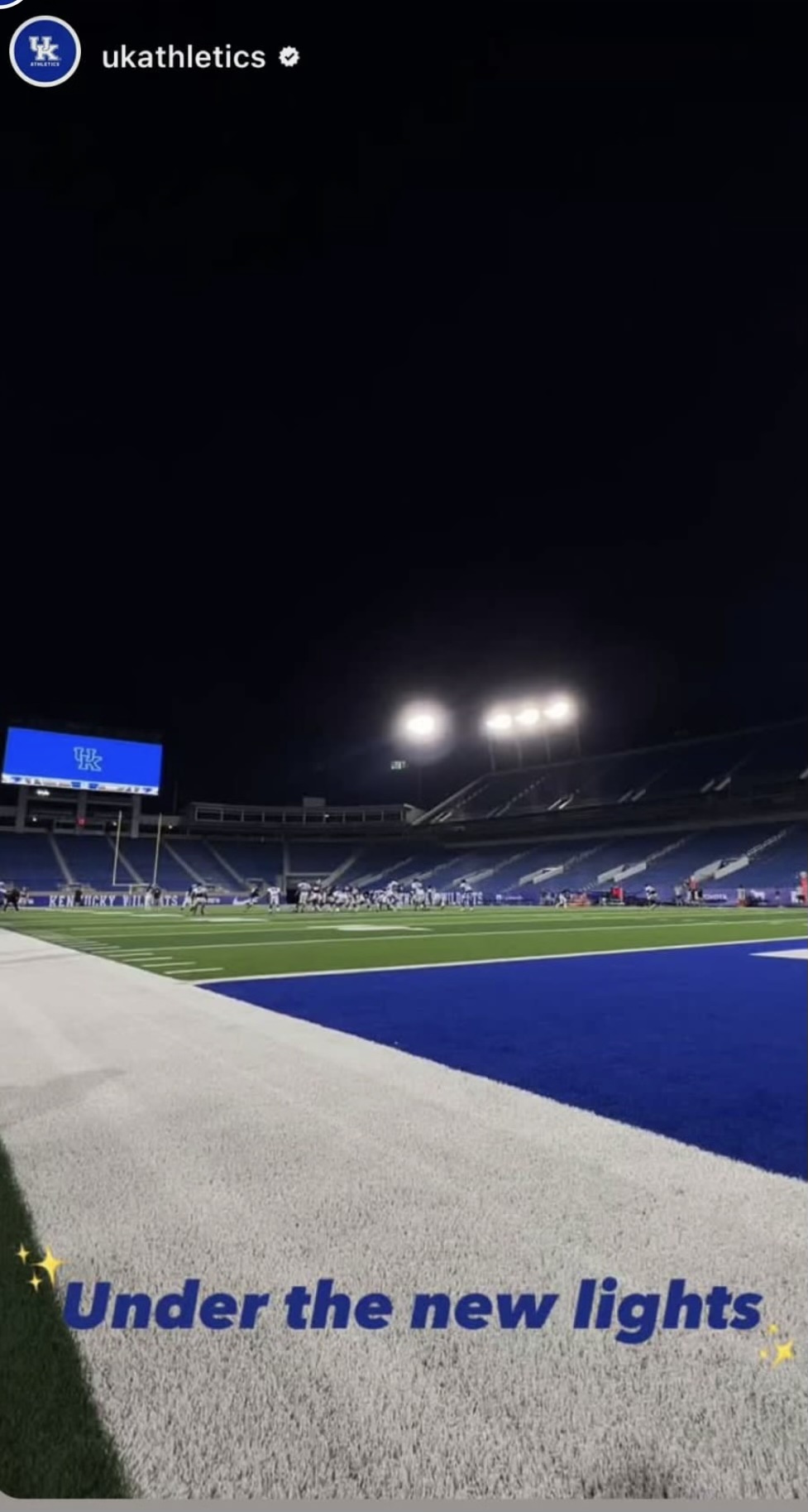 Kentucky checks out the new LED lights at Kroger Field - On3