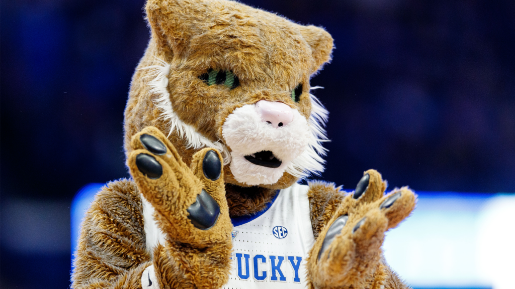 Kentucky, Club Blue create 'Kentucky Blue Light' beer for NIL proceeds ...