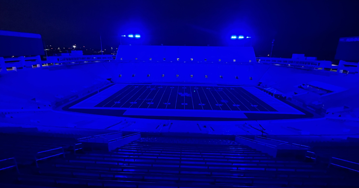 Mark Stoops on Kentucky's night practice under the new Kroger Field lights