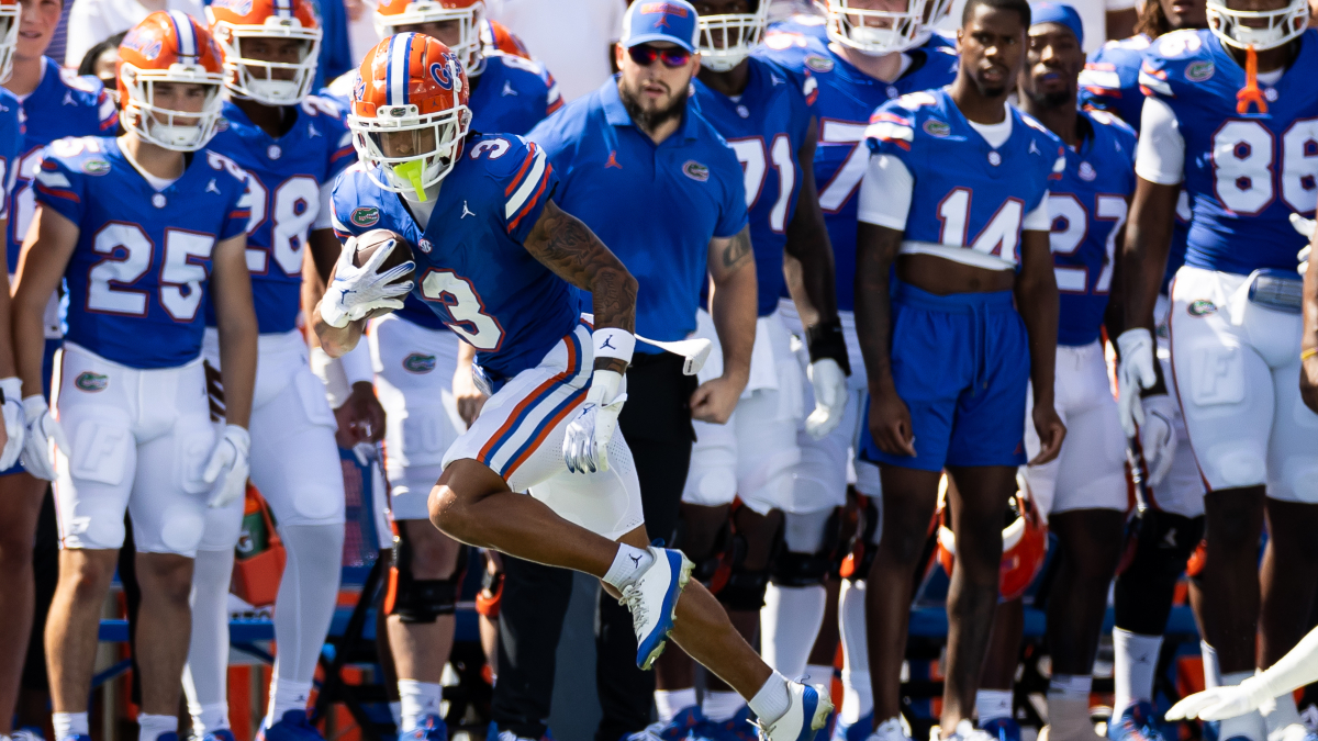 Live updates: Florida Gators vs. No. 19 Miami Hurricanes