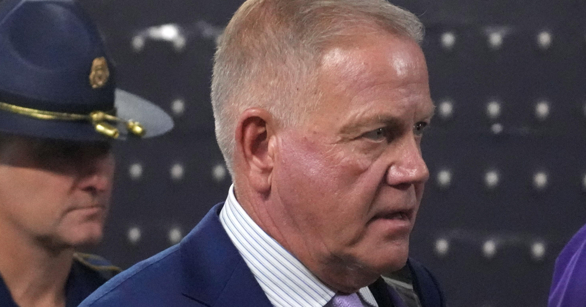 Brian Kelly slams table in frustration during press conference ...