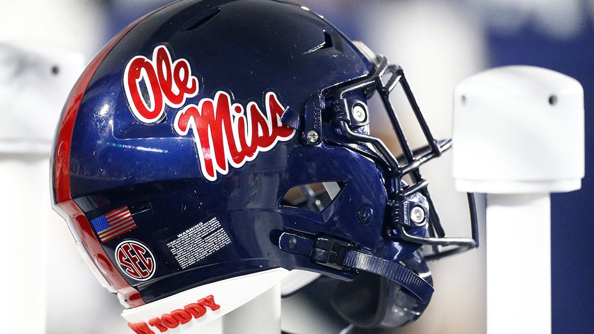 Ole Miss LB target Josh Smith set to visit, narrowing things down
