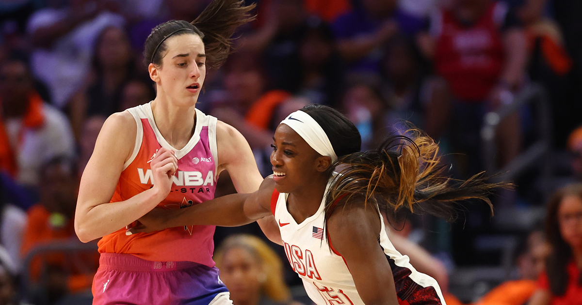 Caitlin Clark inadvertently hit in jaw by Jackie Young, officials ...