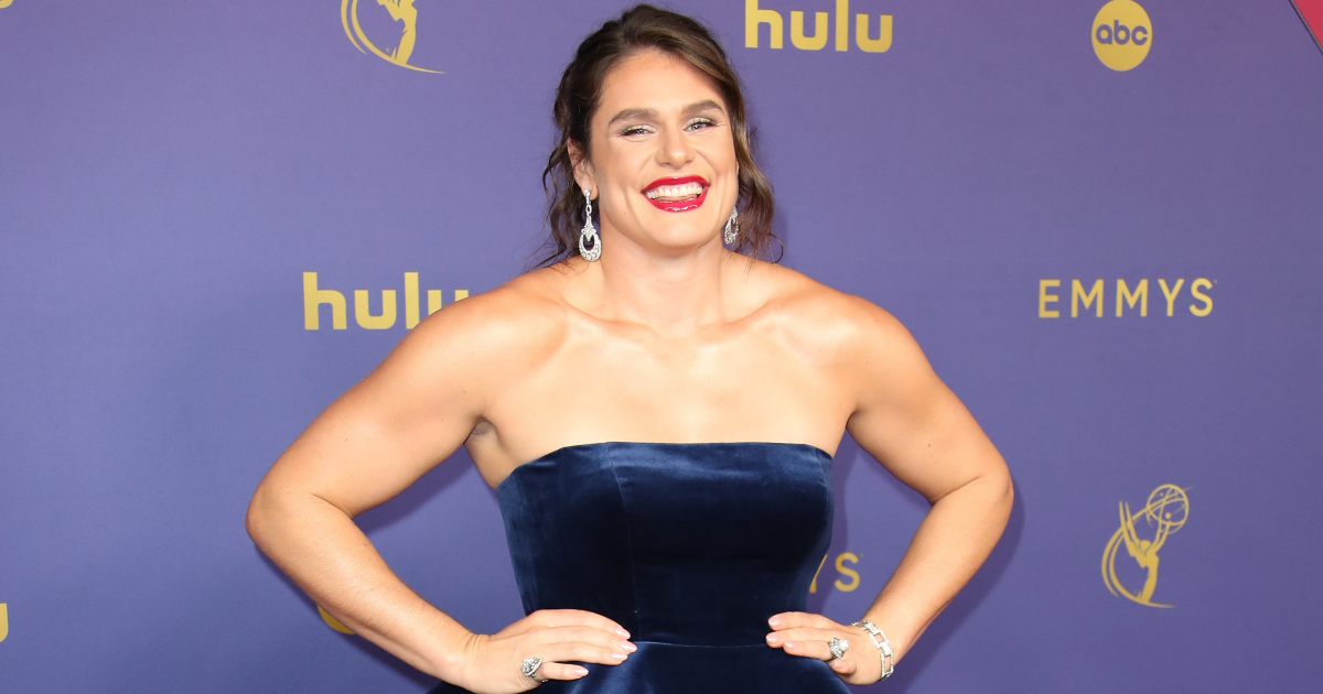 Olympic Rugby star Ilona Maher stuns on Emmy red carpet in blue dress ...