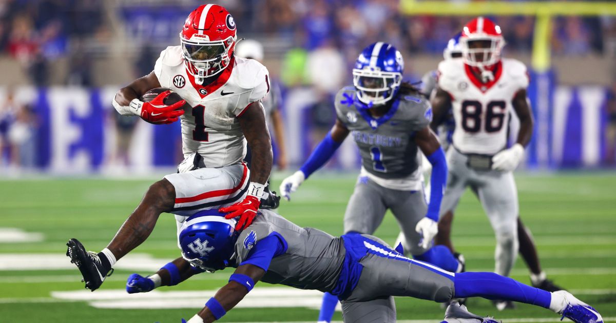 Trevor Etienne earns respect playing through pain in Georgia win