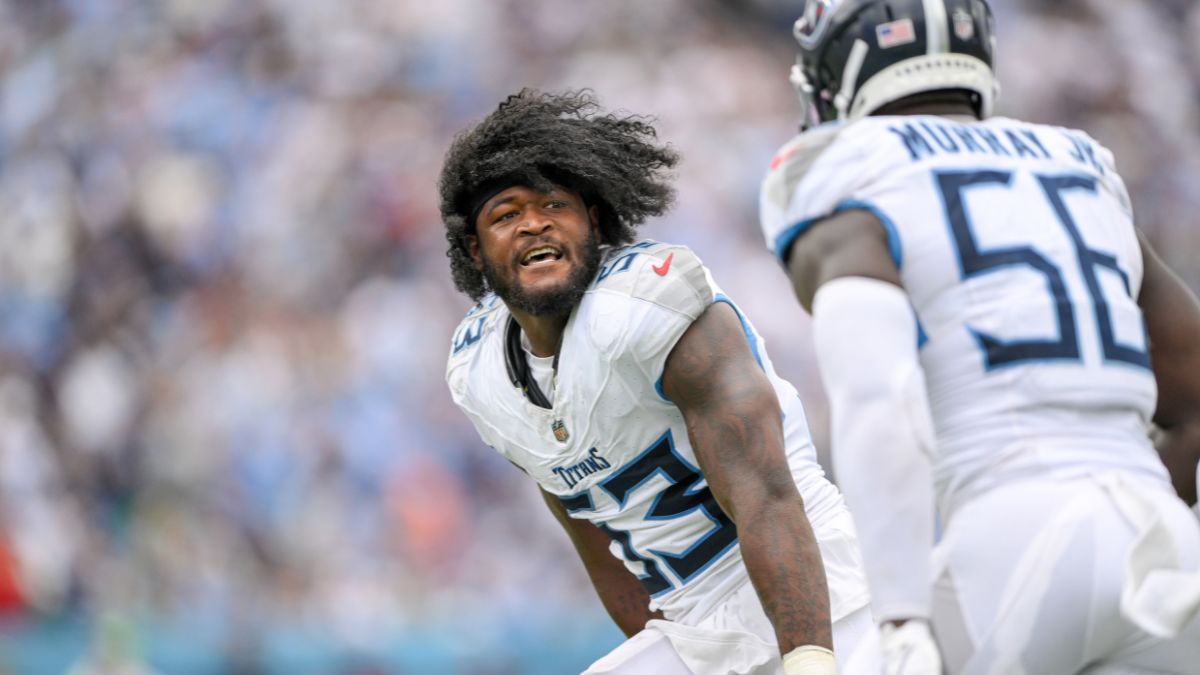 Former South Carolina defender Ernest Jones gives back after ...