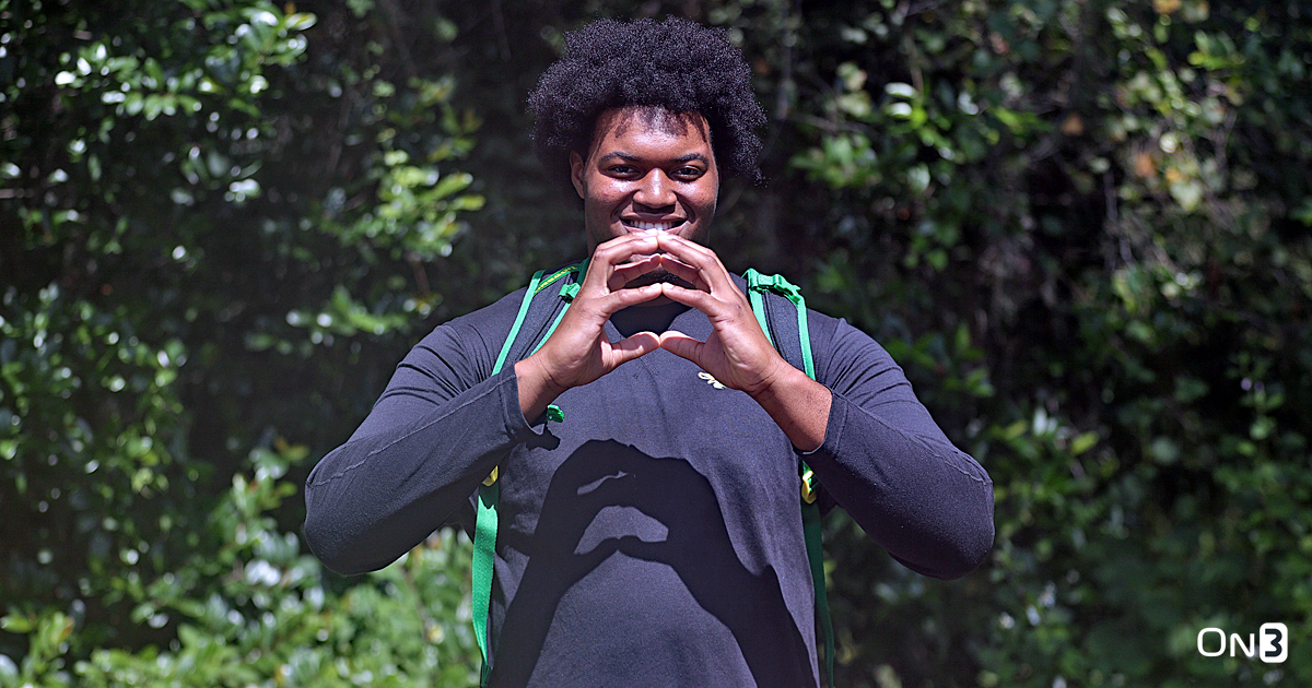 Oregon 4-star OT commit Ziyare Addison is "hearing, not listening" to ...