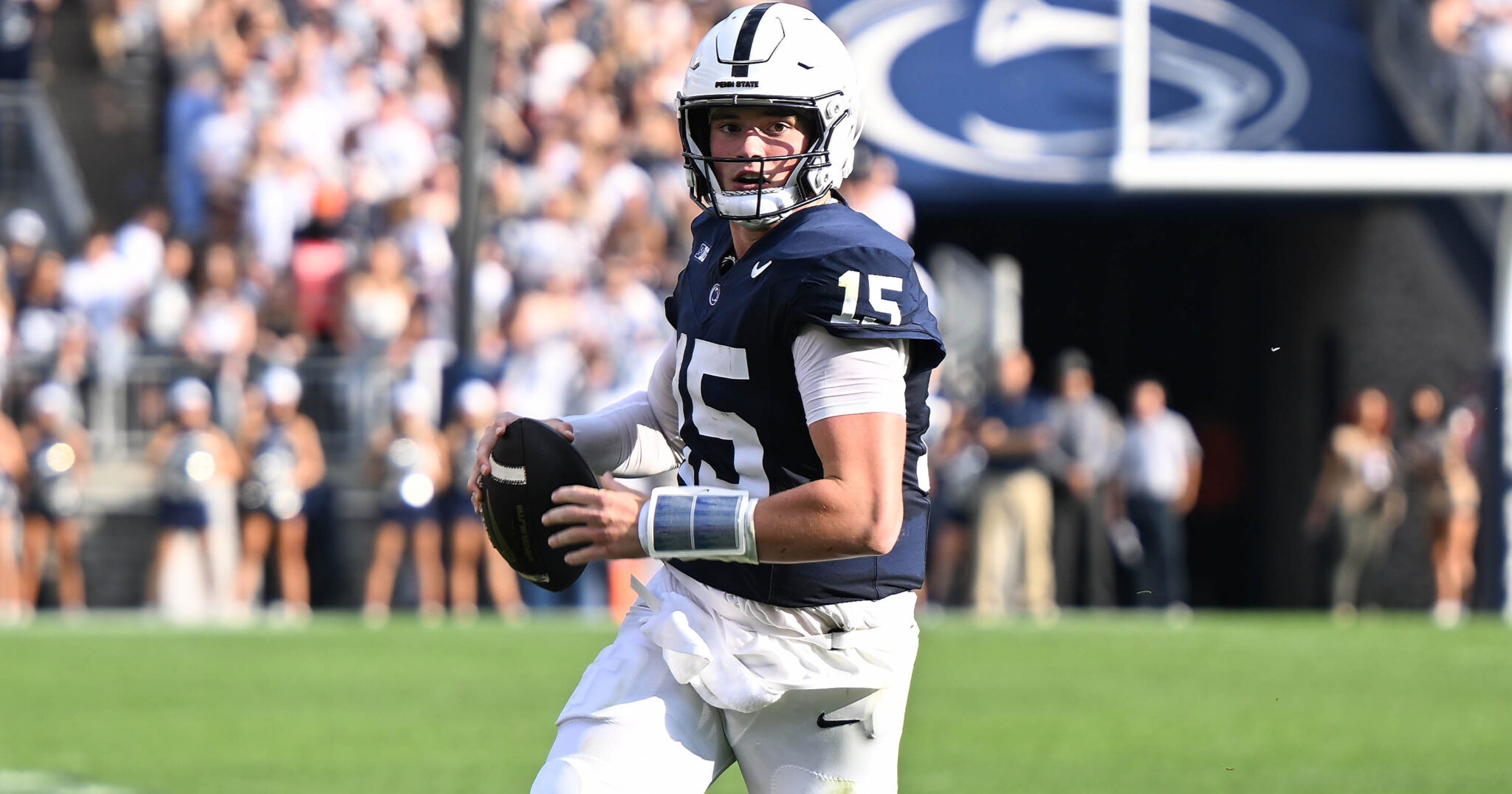BWI Photos: Penn State stays undefeated after 56-0 romp against Kent State - On3