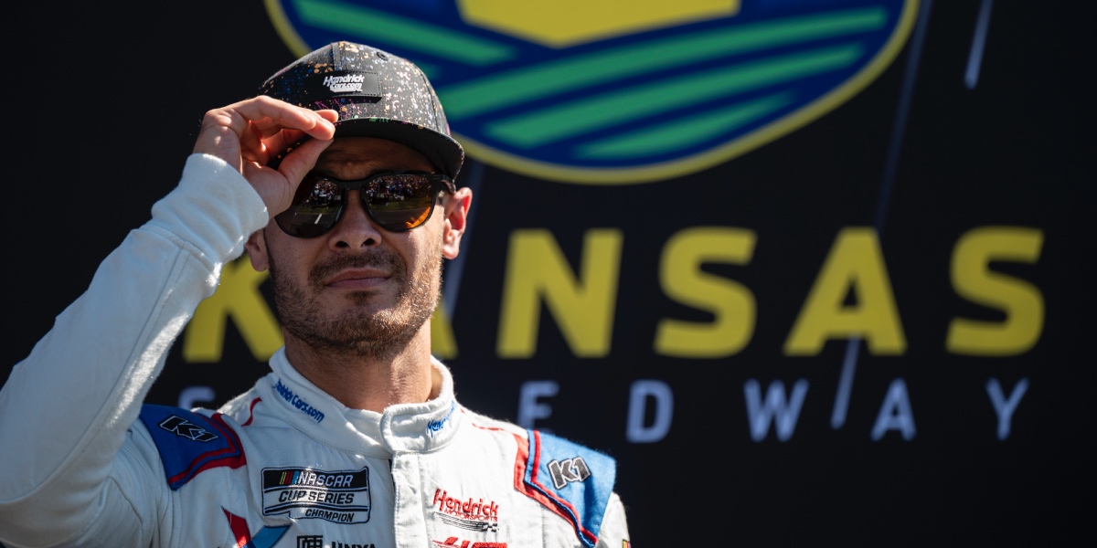 NASCAR insiders react to Kyle Larson's playoff setback at Kansas - On3