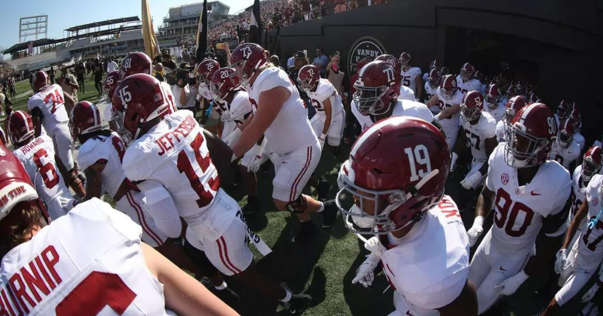 Alabama aiming to 'stay together' to move forward after upset loss