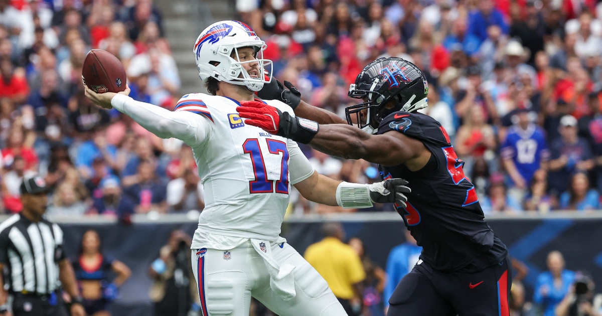 Josh Allen injury: Bills QB to medical tent after getting head slammed ...