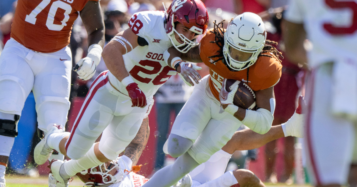 Danny Stutsman arrives at Red River Rivalry wearing gold 'Horns Down ...