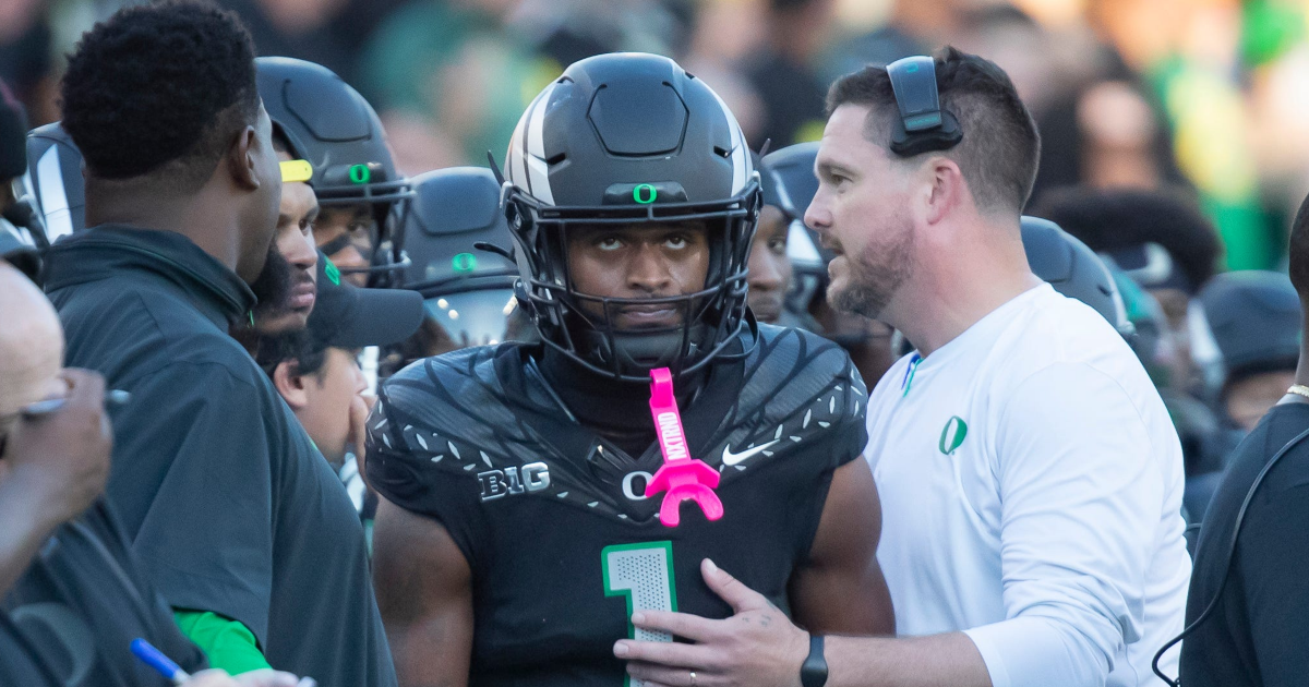 Oregon WR Traeshon Holden goes ballistic after being ejected for ...
