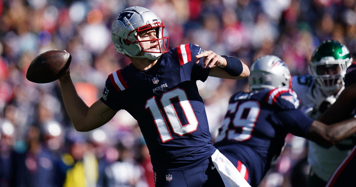 Drake Maye injury: Patriots QB to locker room, questionable to return ...