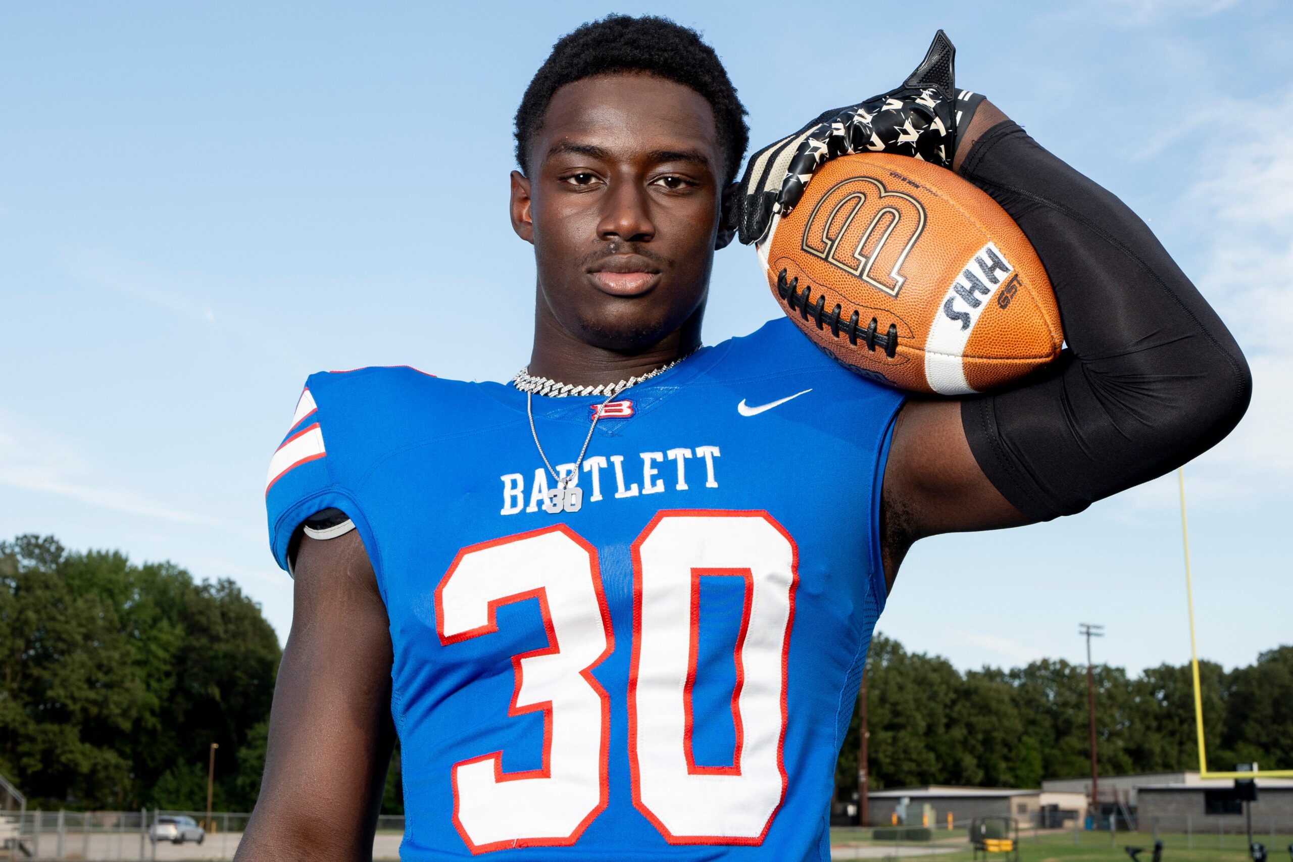 Austin Howard zeroing in on decision, still talking with Ole Miss