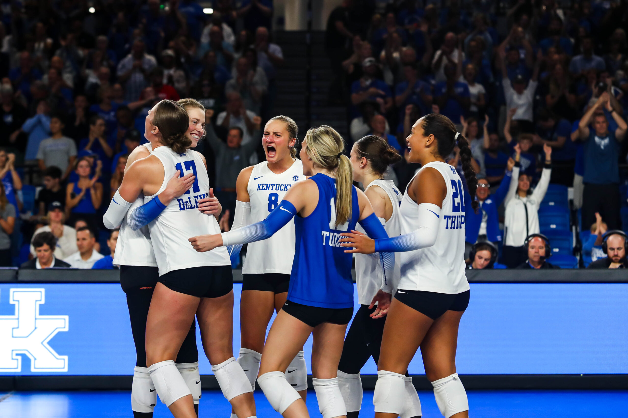 Tuozzo, DeLeye Shine as No. 13 Kentucky Sweeps Aside Texas A&M