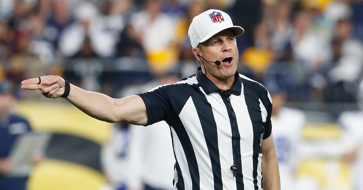 Panthers vs. Giants referee Shawn Hochuli gets crowd going calling ...