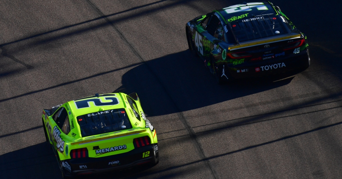Pace car crashes during NASCAR Cup Series championship race at Phoenix ...