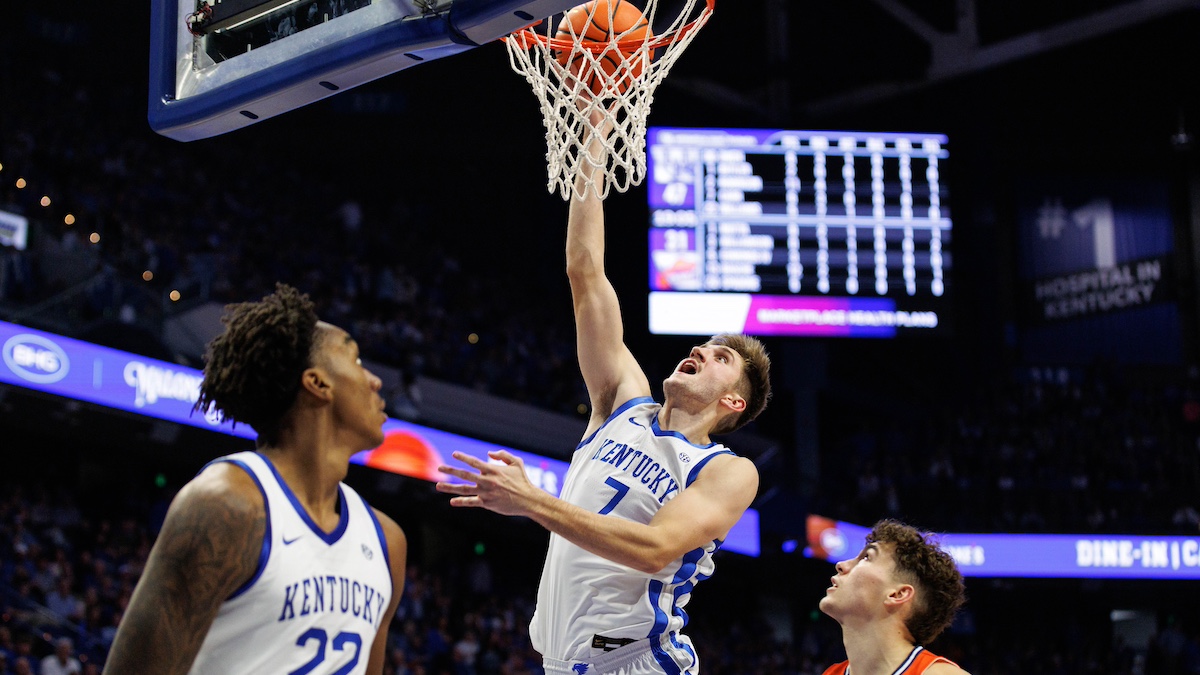 Mark Pope has Andrew Carr deliver opening message of Kentucky's post ...