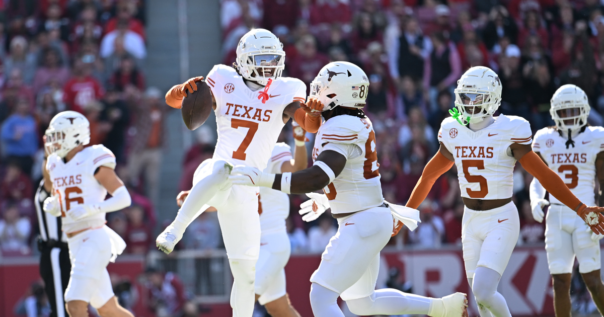Photo Gallery: Best pictures from Texas' 20-10 win at Arkansas - On3