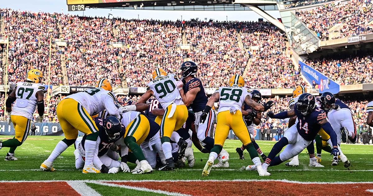 Packers DT Karl Brooks blocks Bears' game-winning FG attempt to secure ...