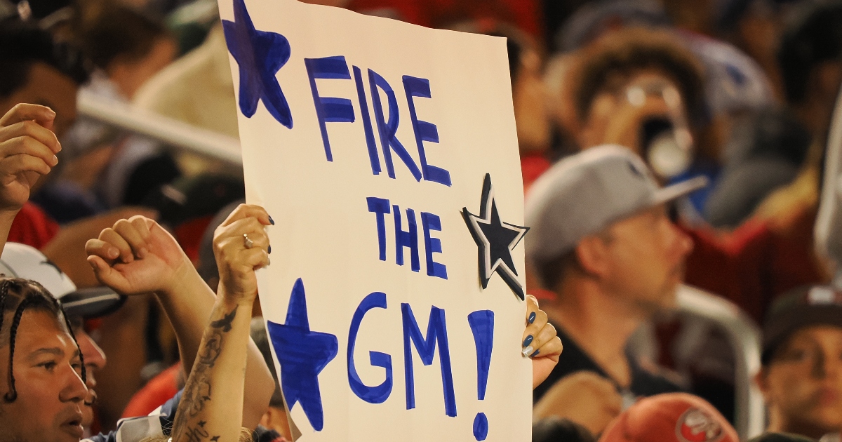 Jerry Jones reacts to empty seats in AT&T Stadium, Cowboys fans with ...