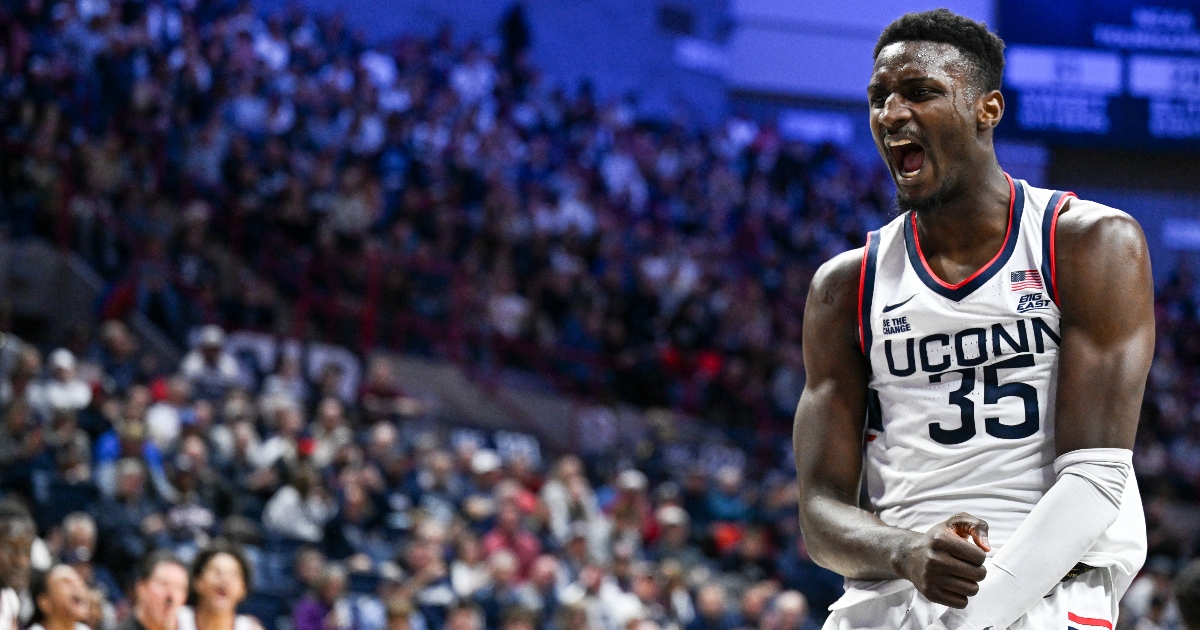 Samson Johnson fouls out for pushing Mousse Cisse, controversially ...