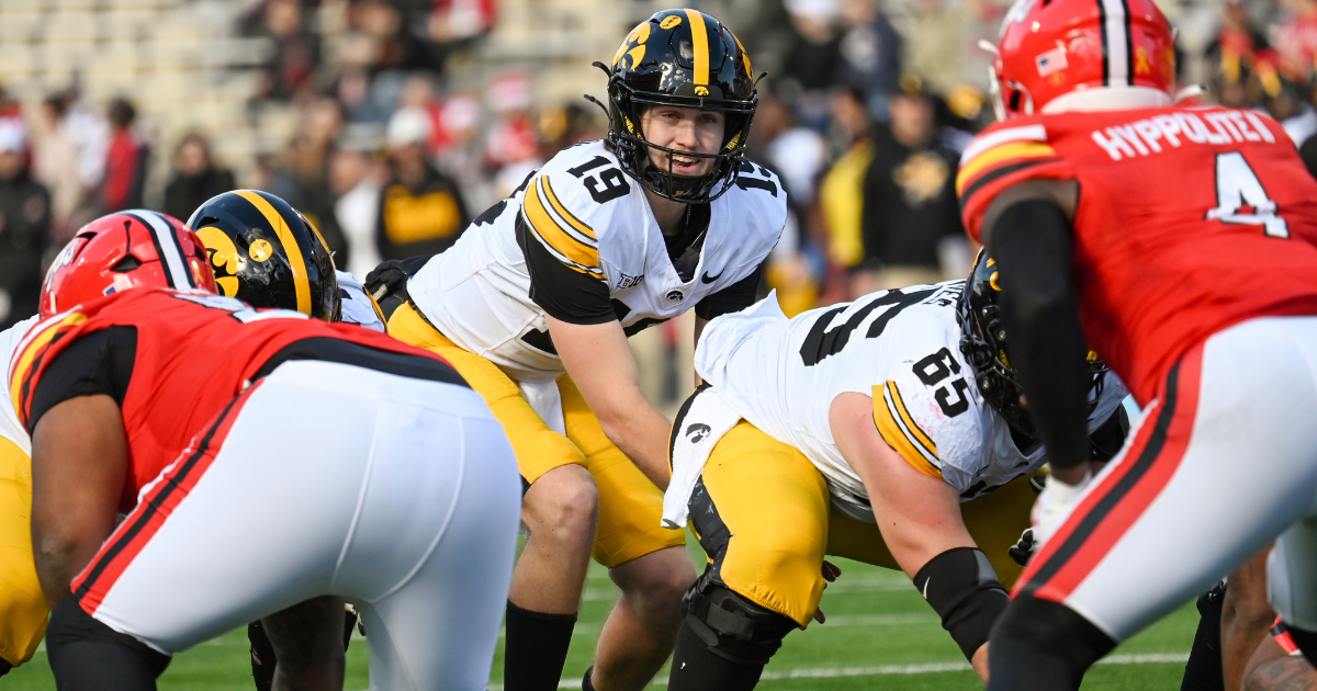 Iowa QB Jackson Stratton entering transfer portal