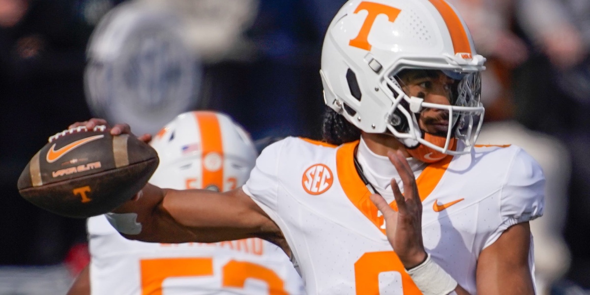 Nico Iamaleava hits Miles Kitselman for go-ahead touchdown, jaws with ...