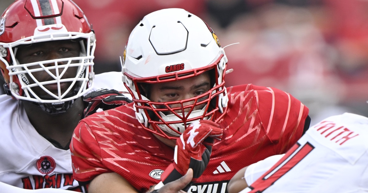 Thor Griffith ejected for targeting for hit against Kentucky QB Cutter ...