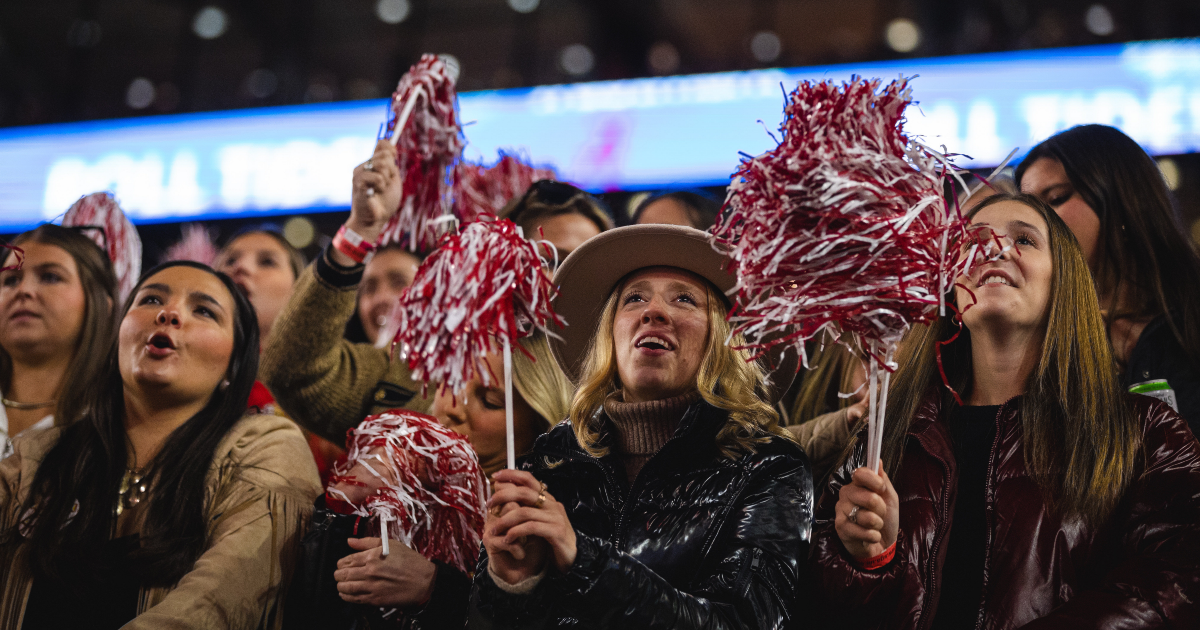 Alabama fans sing Dixieland Delight after Iron Bowl win - On3