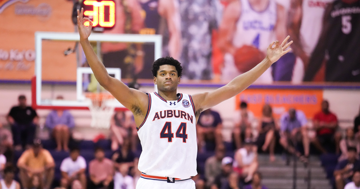 Auburn rises to No. 2 in latest AP poll