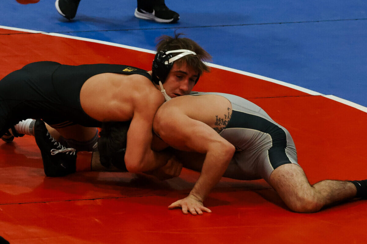 Let’s (dual) two: Iowa wrestling sweeps Princeton/Army in Missouri - On3