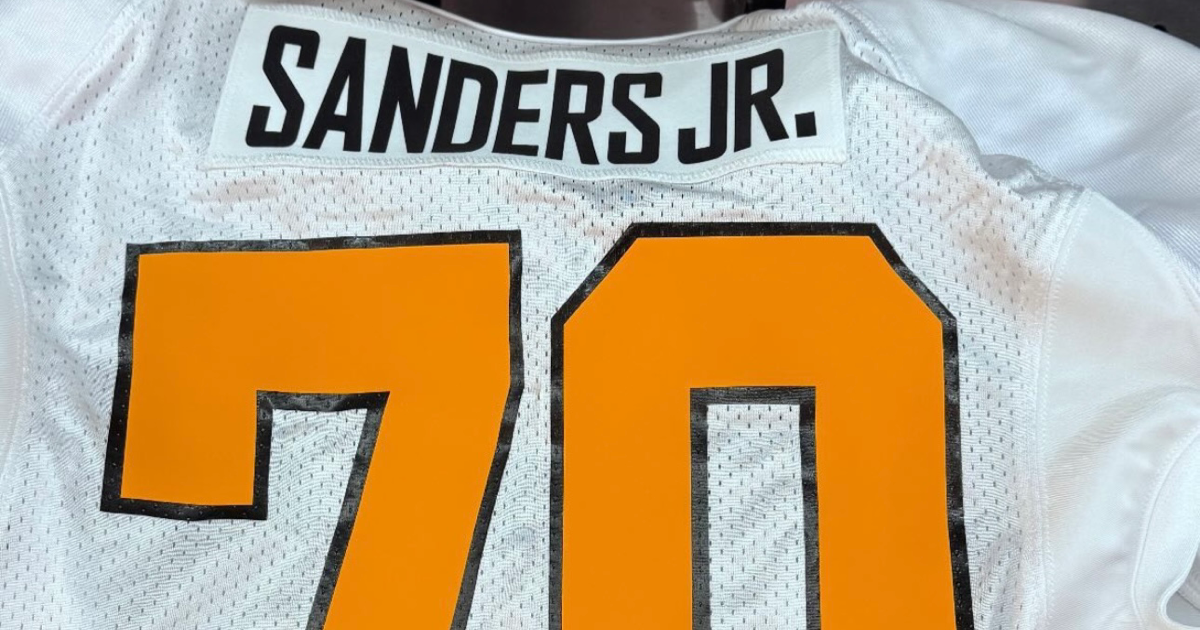 David Sanders begins practice with Vols