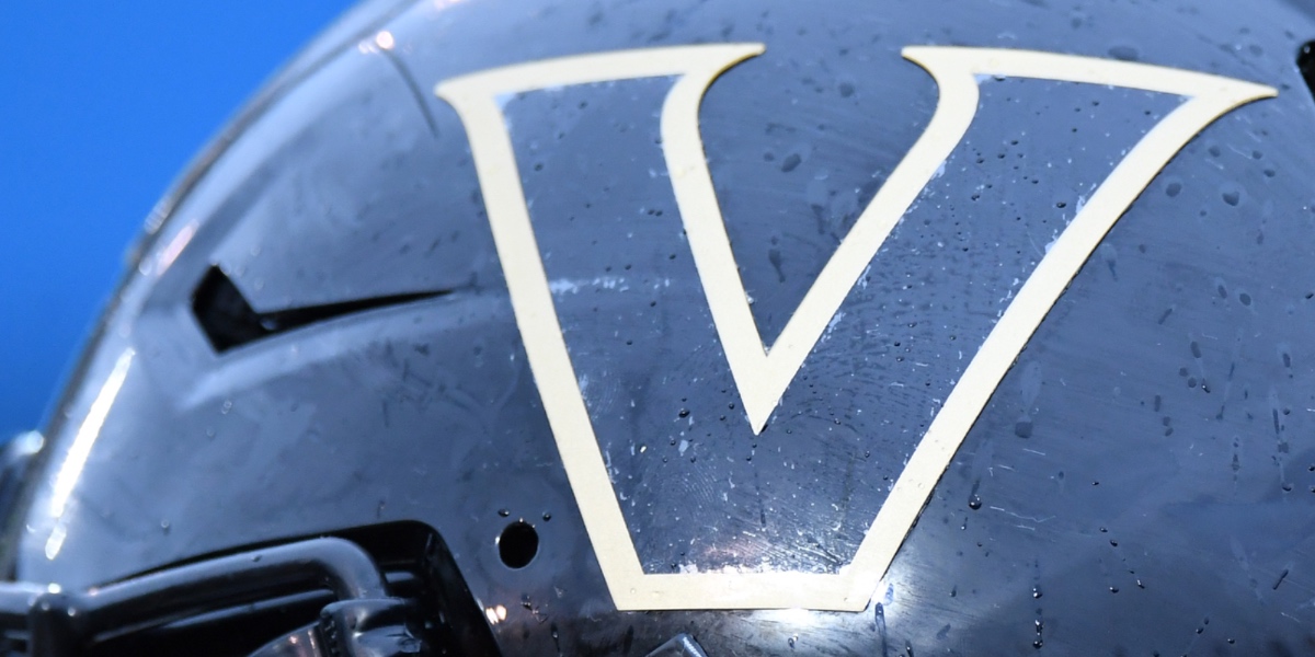 Virginia Tech transfer offensive lineman Gunner Givens commits to ...