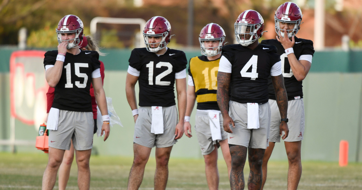 How many quarterbacks does Alabama want to have on its roster?