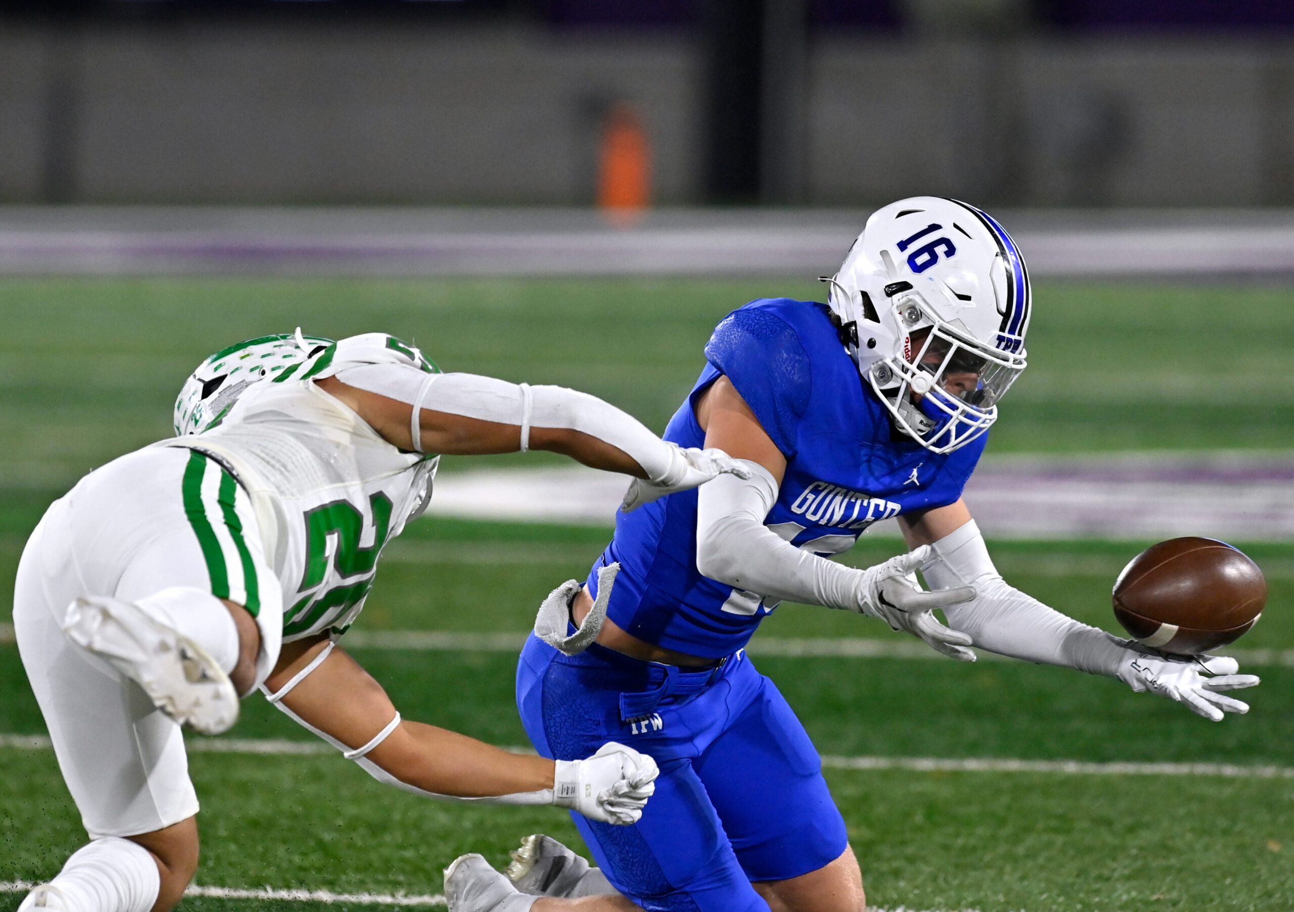 Kick return TD extends Gunter lead in Texas 3A Division II State ...