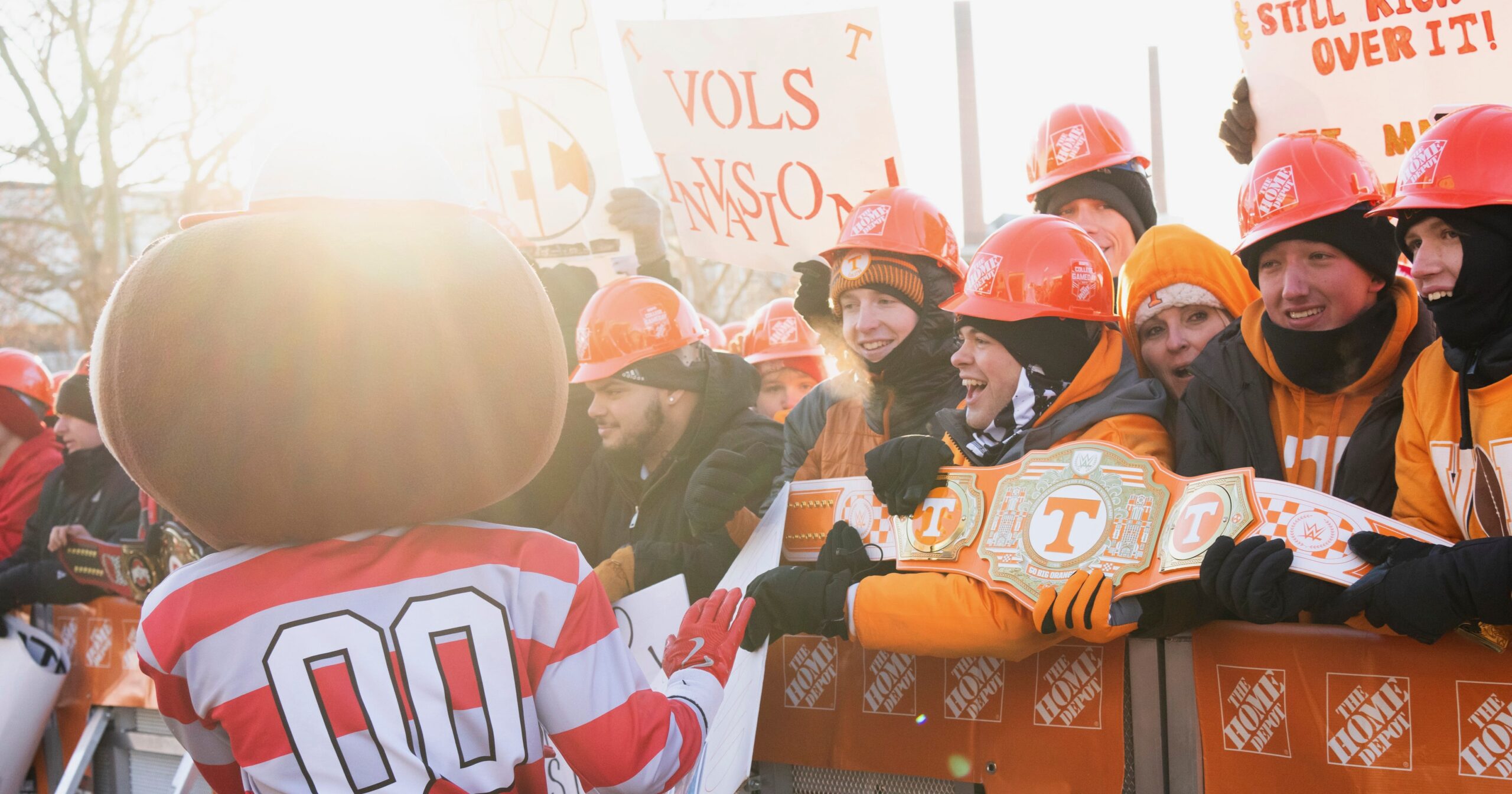 Tennessee fans invade Ohio State ESPN College GameDay crowd