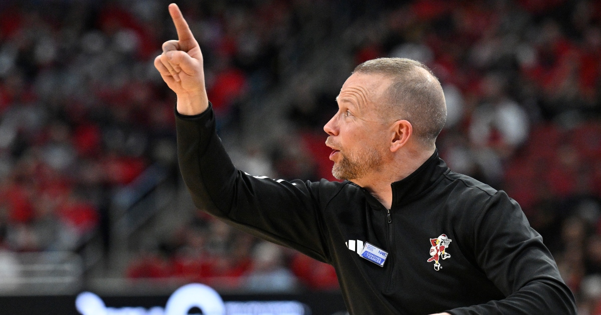 Pat Kelsey credits Louisville support staff for National Coach of the ...