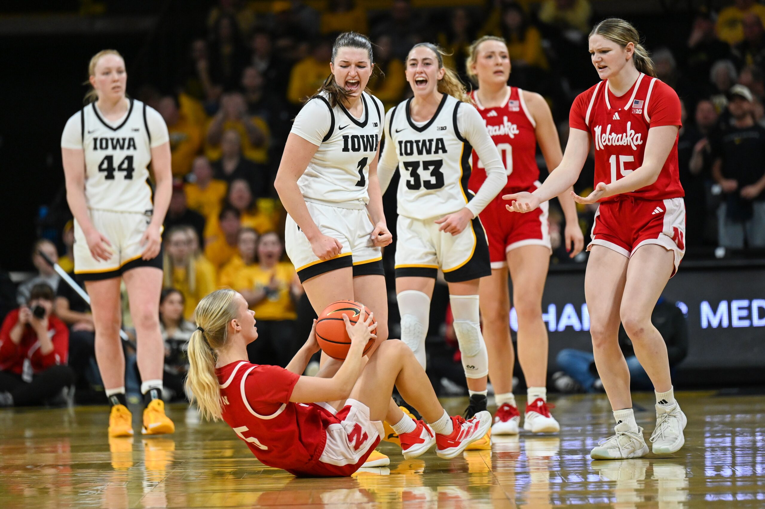 Lucy Olsen dominates, Hawkeyes cruise to a win against Nebraska