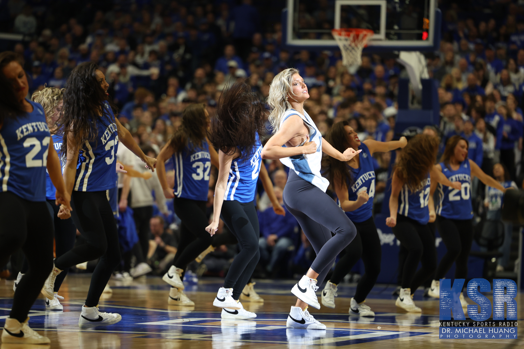 Mark Pope's daughter Layla performed with the Kentucky Dance Team in ...