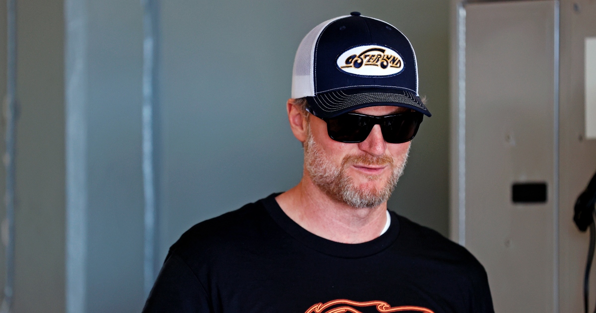 Dale Earnhardt Jr.: Chris Stapleton ‘has not left the pit box’ during JR Motorsports Daytona 500 ...
