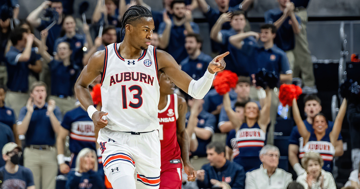Rapid reaction: No. 1 Auburn survives Arkansas
