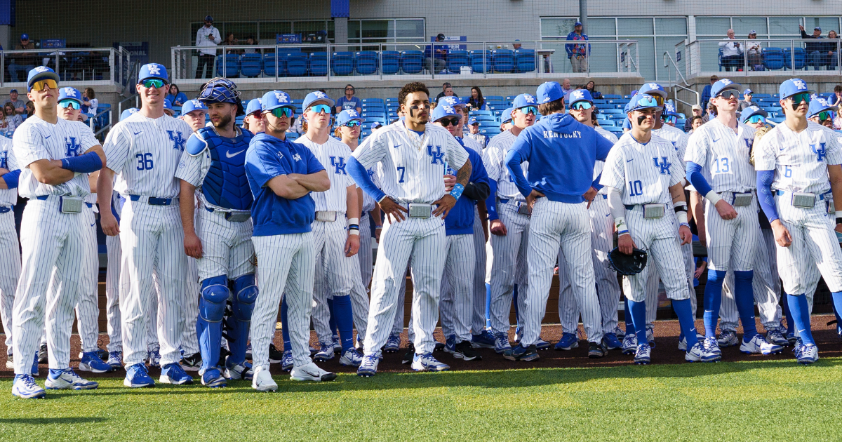 Harris' strong debut leads Kentucky to 8-2 win over Morehead State